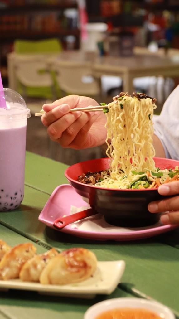 Monchii.Noodle: Un oasis de sabor en Ciudad Manga – ¿Hoy dónde estamos?